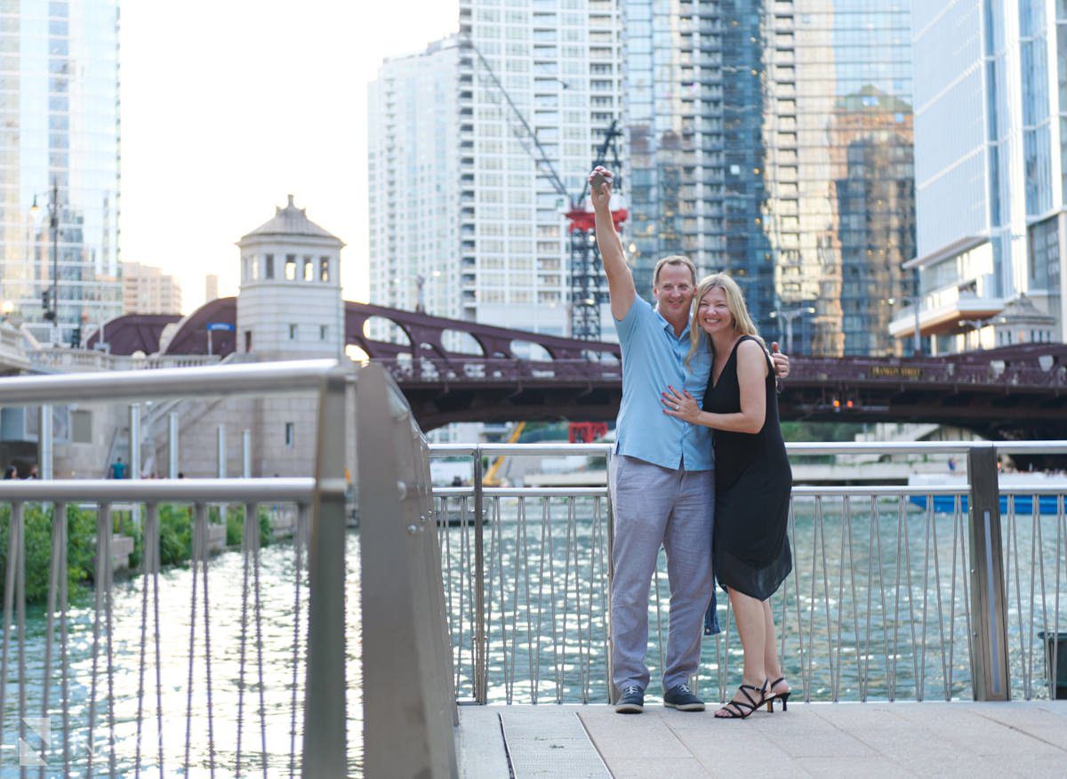 Amazing Chicago Proposal Photos // Photographer on the Riverwalk!